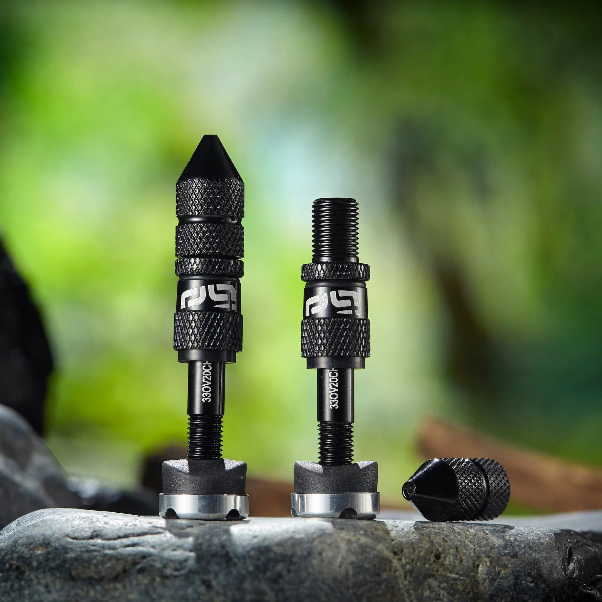 Schrader Tubeless Valves 16-24mm e*thirteen Black | Bike Life Supply Co ...